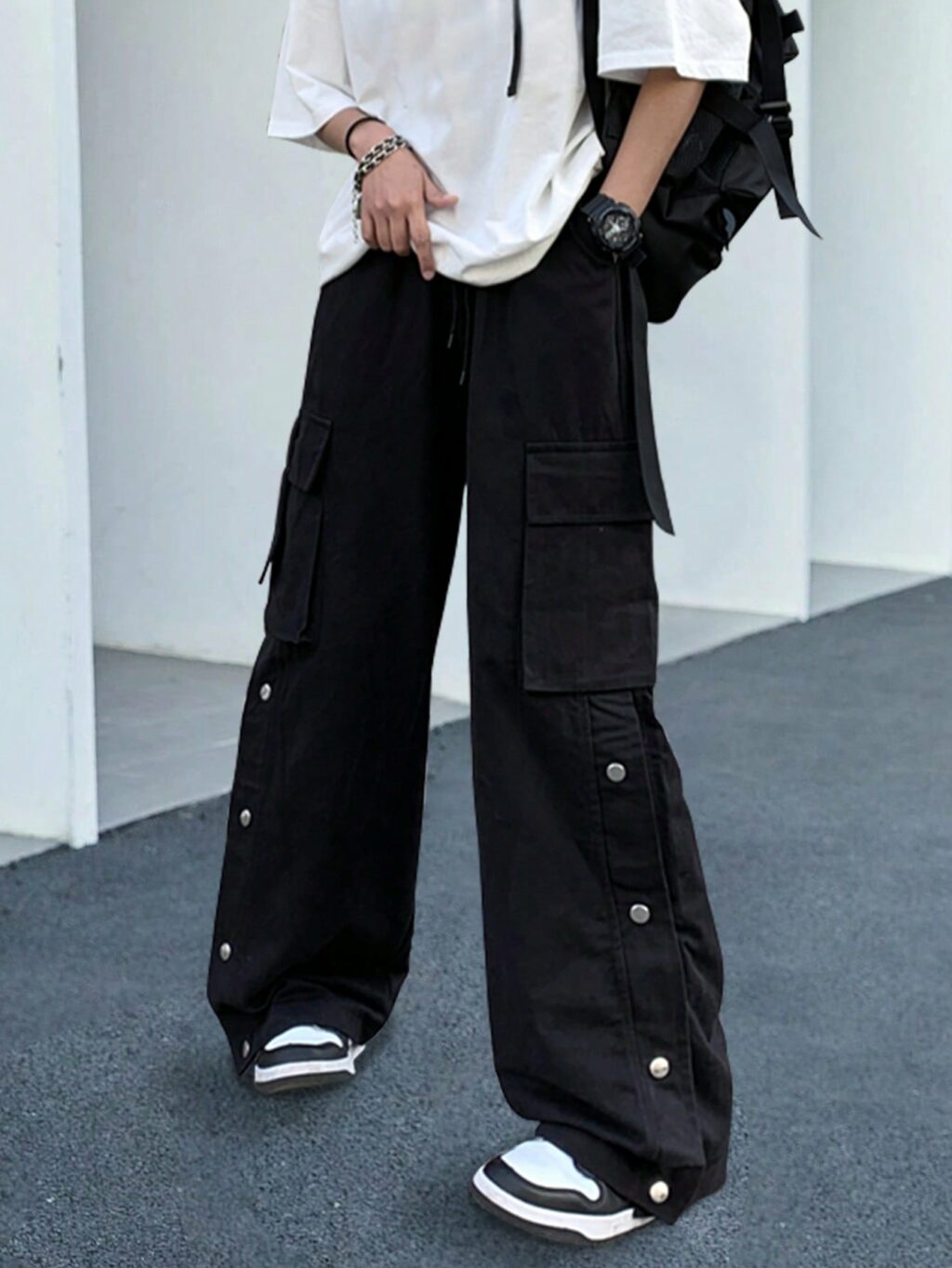 Zinny Black Oversized Cargo Split Leg Pants – LA CHIC PICK